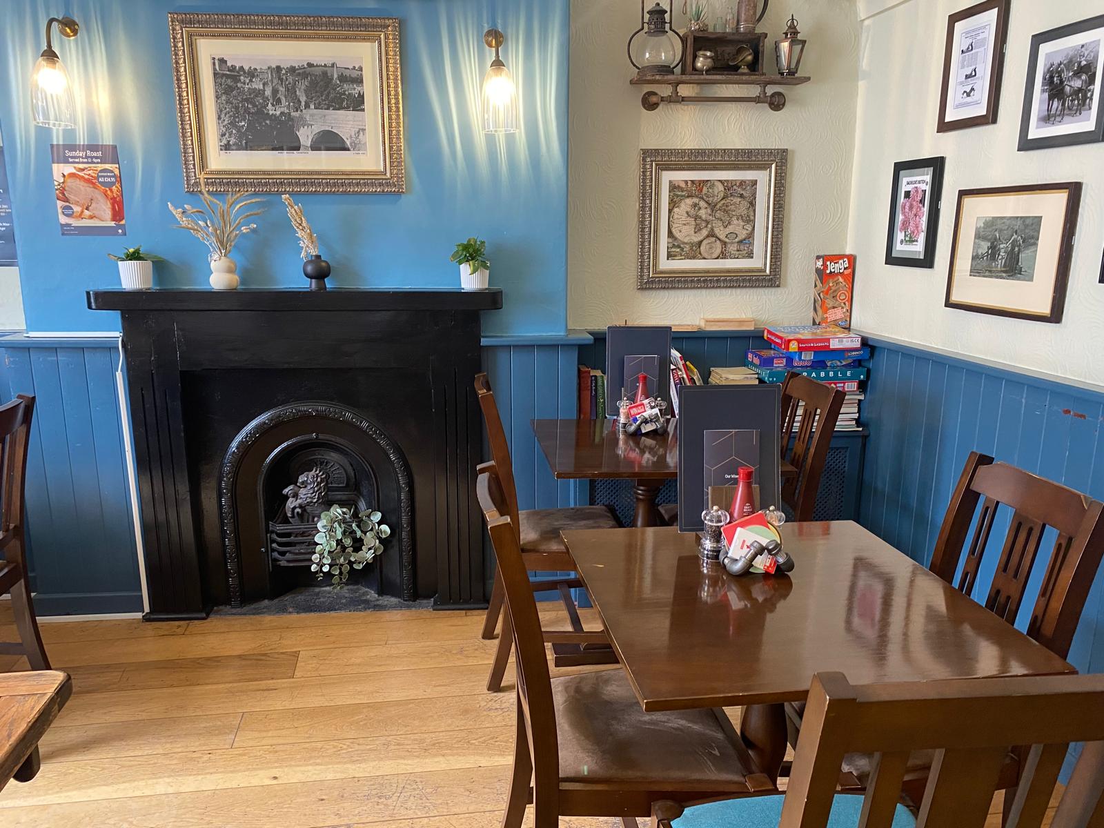 The Tavistock Inn - Traditional British Pub and Hotel